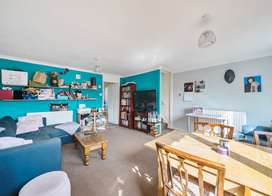 Estate Agent In Faringdon | Perry Bishop | Contact Us Today