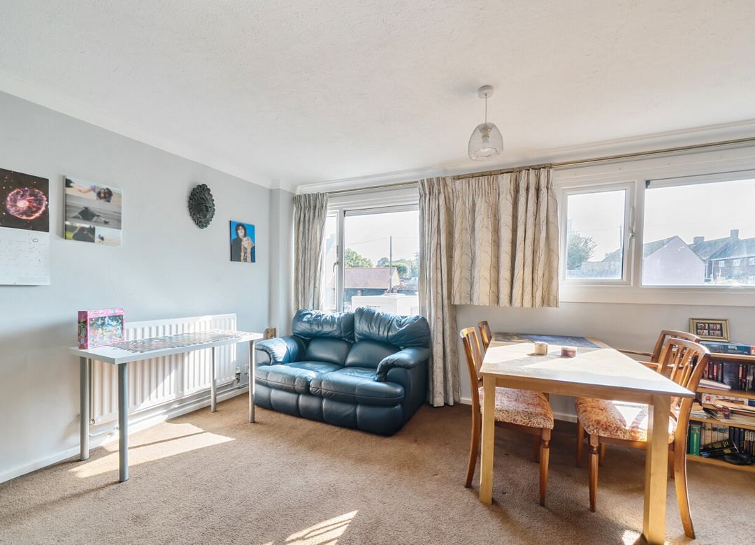 Estate Agent In Faringdon | Perry Bishop | Contact Us Today