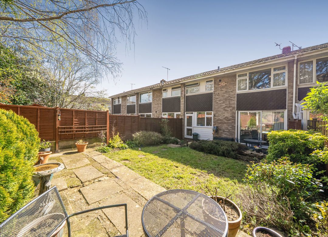 Property & Houses For Sale:Cedar Close, EbleyStroud, | Perry Bishop ...